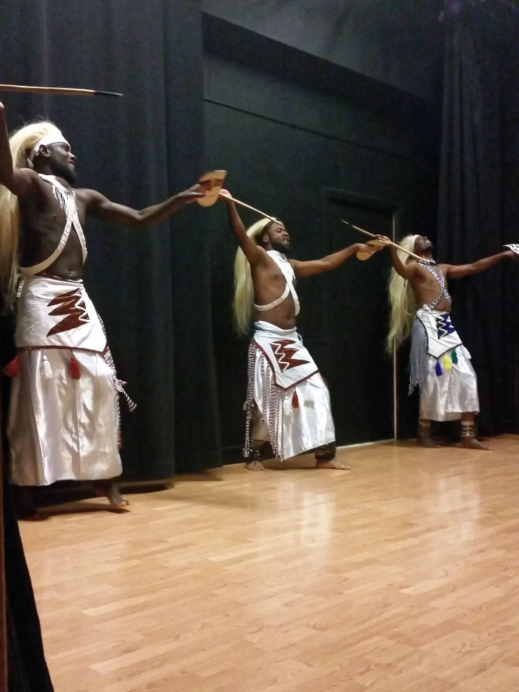Soirée dansante - culture rwandaise | Mairie Demouville ...